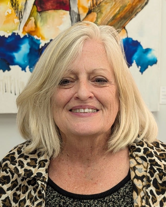 Suzanne Henthorn's Instagram, Twitter & Facebook on IDCrawl